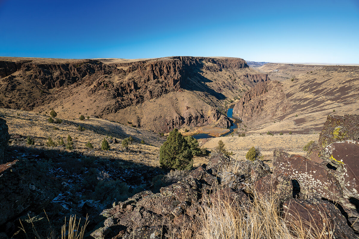 The canyon country of southeastern Oregon lends itself to these sorts ...